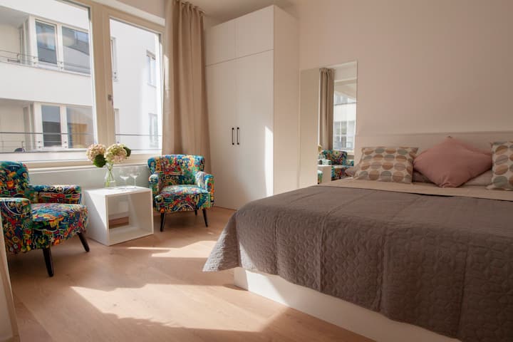 Stay Inn | City Living With Balcony & Garage - Prague