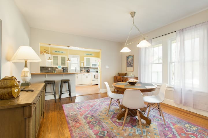 "Hygge" 3br Bungalow - Weaverville, NC