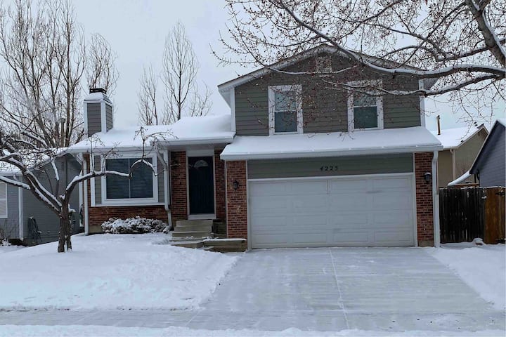 Cozy & Spacious Home|3br+1.5ba|bkyd|pet-friendly - Aurora