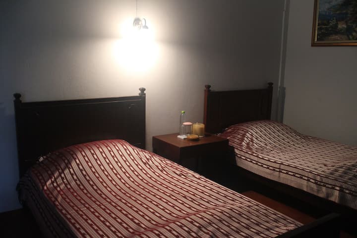 Green View Guesthouse(fan Room) - Kanchanaburi