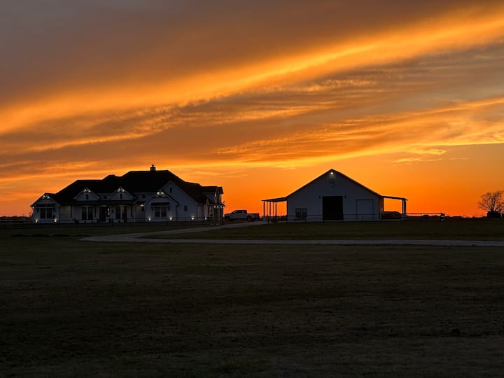 New Guest House, Country Living - Gainesville, TX