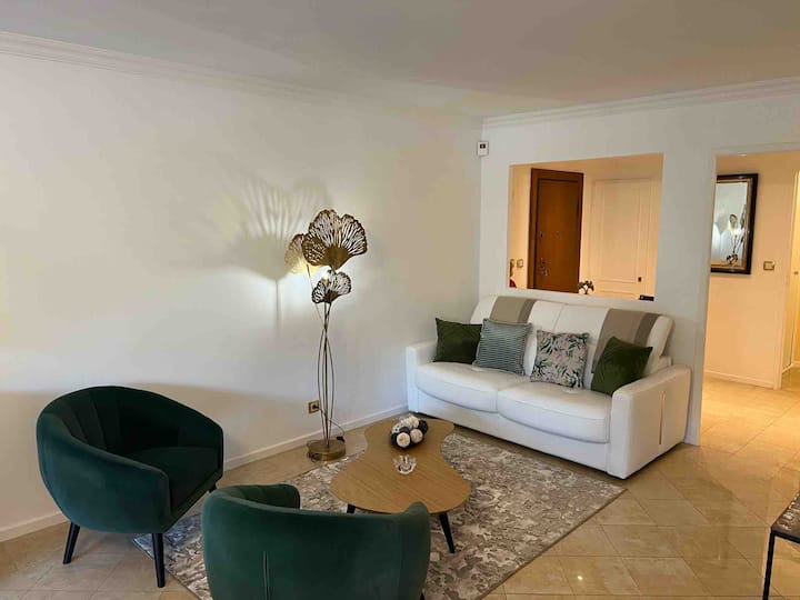 Superbe Appartement Avec Piscine - Cœur Du Village - Saint-Tropez