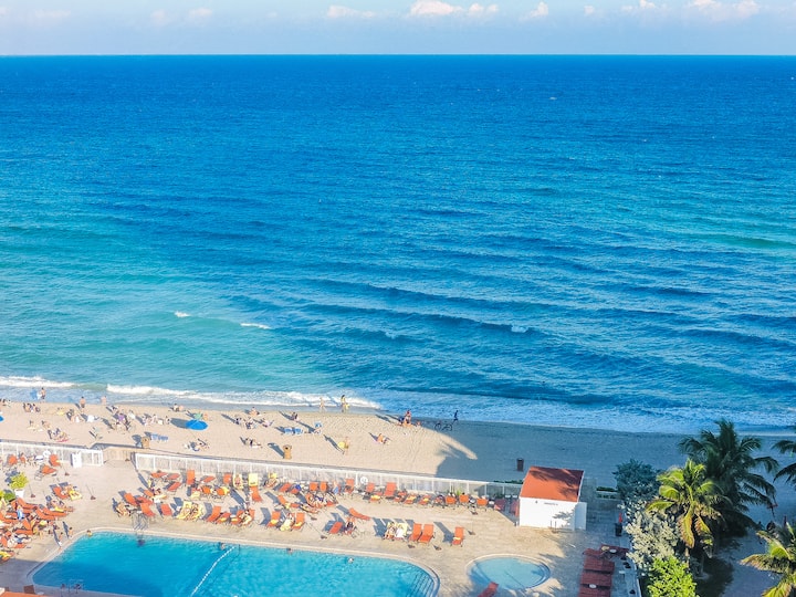 Oceanfront/view,modern,fully Renovated Condo,$69/d - Sunny Isles Beach, FL