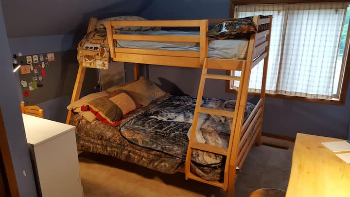 Hideaway From The Twin Cities: Sunset: Full + Twin - Stillwater, MN