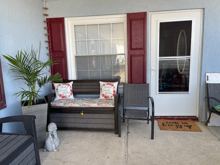 Mi Casa Es Tu Casa
2 Bedroom Condo W/pool
1st Flr - Cape May, NJ