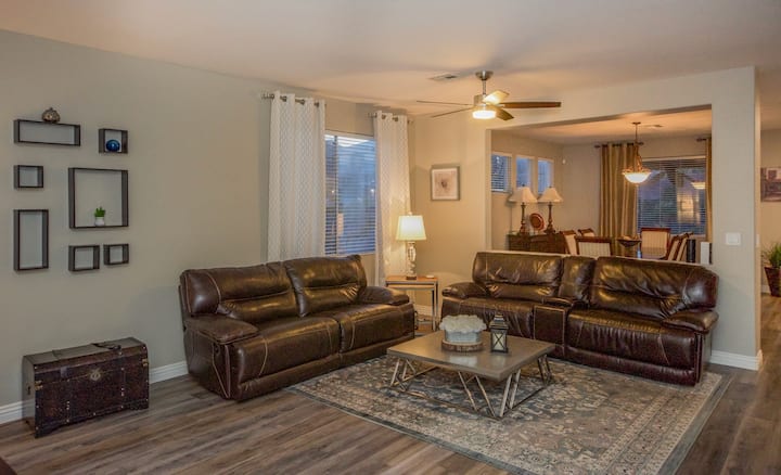 Paradise Off The Strip, Big Loft&fun Backyard - Las Vegas Strip, NV