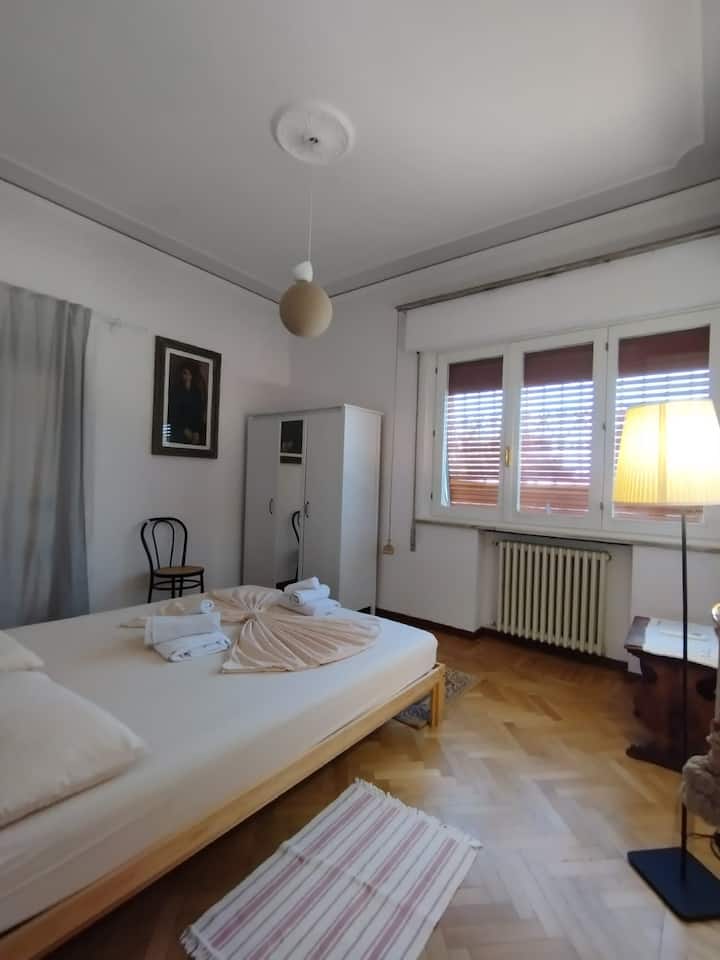 Stanza Privata Luminosa,villa Toscana,bagno Condiv - Montecarlo, Italy