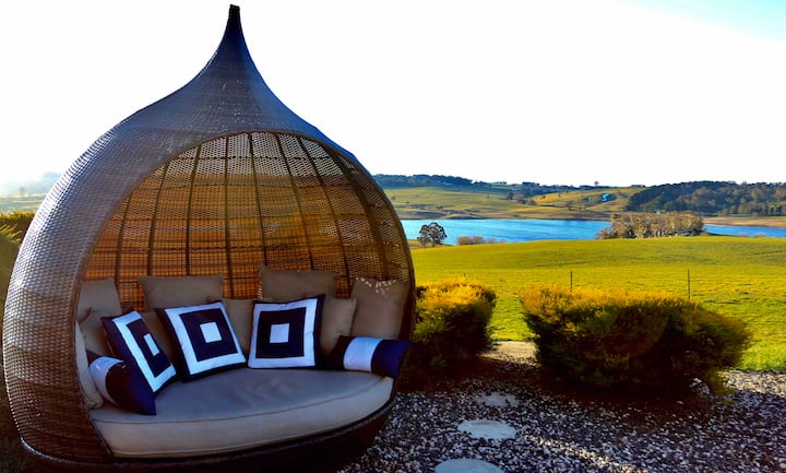 Luxury 5br Lakefront Escape-55 Acres, Sandy Beach - Oberon