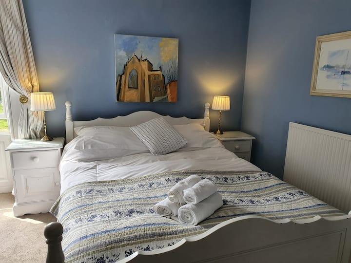 Quaint Yorkshire Bed & Breakfast - Room 2 - Ripon