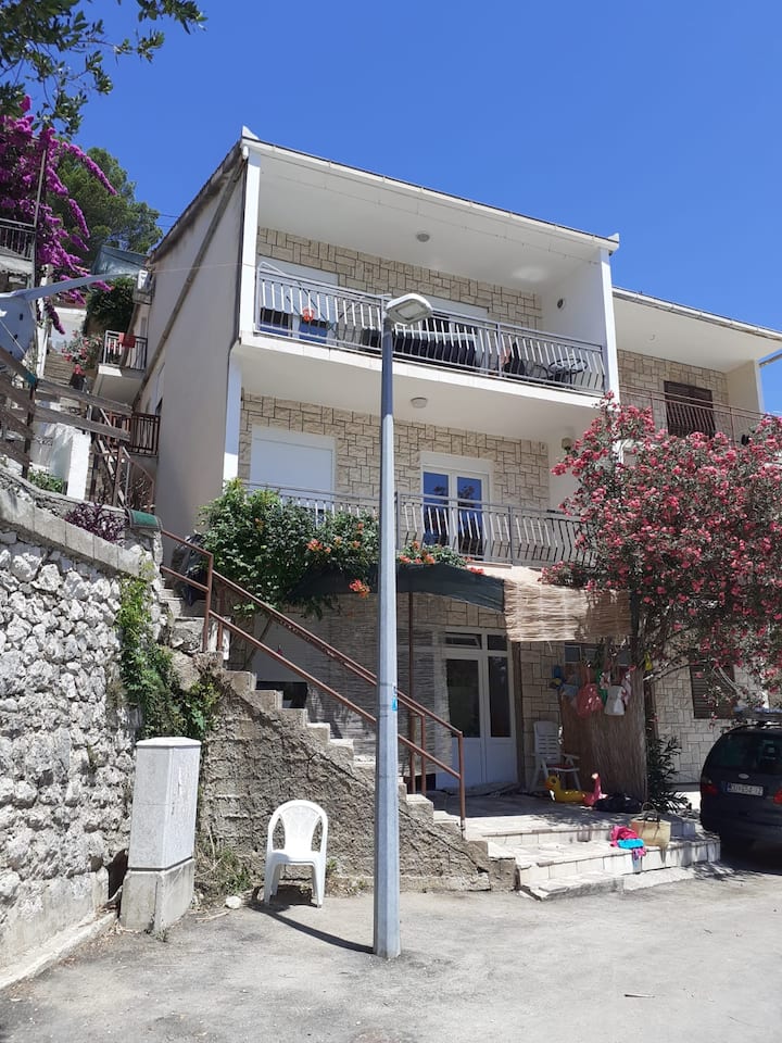 Apartman Dora - Potkrovlje - Duba