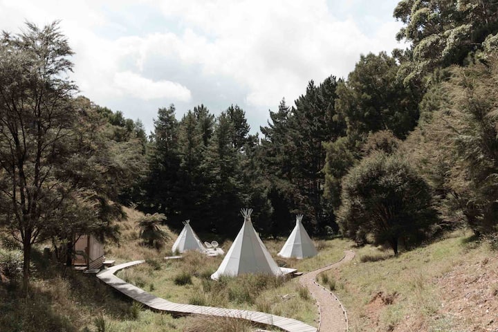 Tepee Glamping For Up To 6 Guests In 3 Tents - Matakana