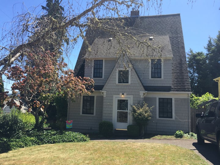 Classic College Hill Home - Eugene, OR