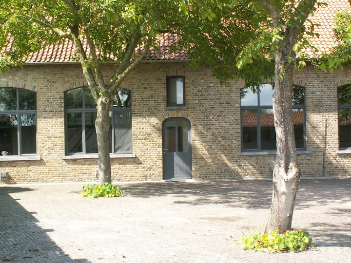 Holiday House The Old School - Alveringem