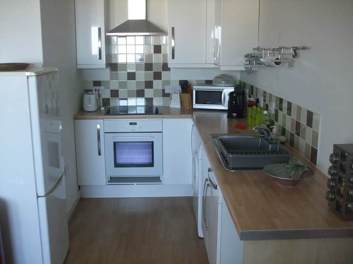 2 Bedroom Top Floor Flat With Sea Views. - Tunnels Beaches