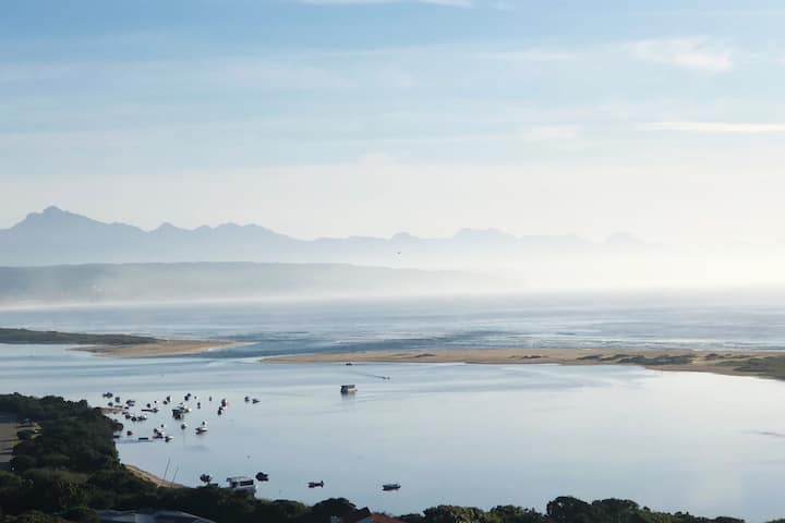 Comfort And Class At Nana's Beach House - Plettenberg Bay