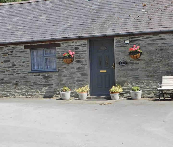 Cosy Cottage Near Aberdyfi, Sleeps 6 - Aberdovey