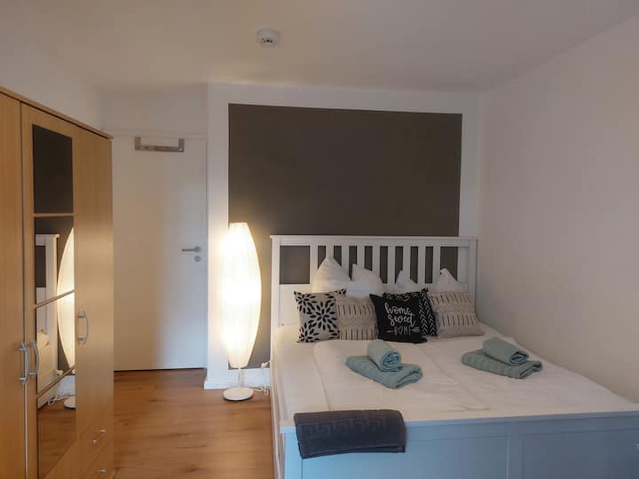 Uninah & Zentral -Doppelzimmer Deluxe Nahe Der Uni - Ulm