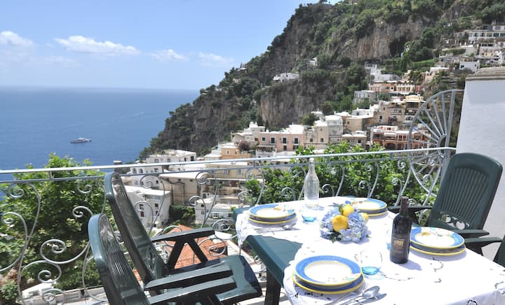 Positano Center - 6 Bedrooms, 6 Baths- Sleeps 11+1 - Houses for Rent in ...