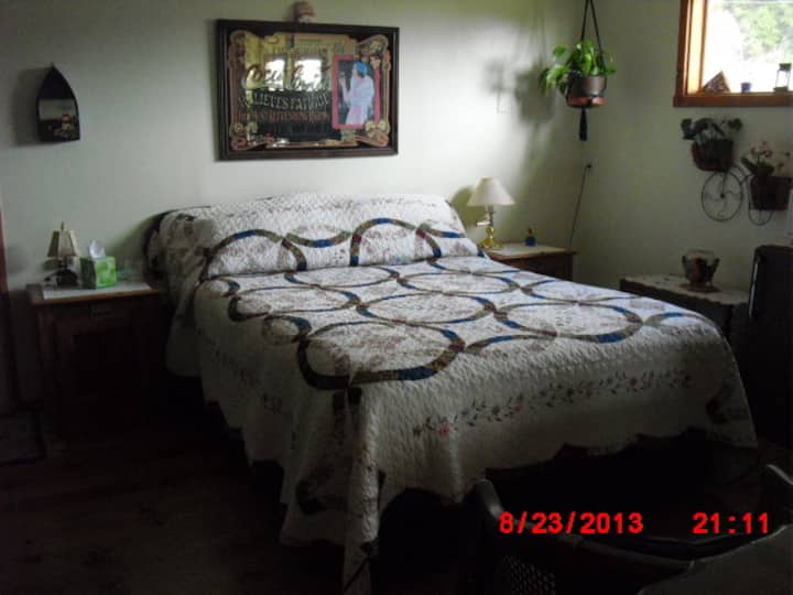 2 Room Private Suite With Filtered View . - Gualala, CA
