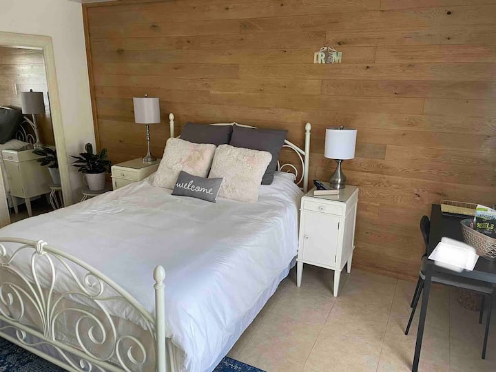 Sweet One-bedroom Retreat Close To Ucsb - Goleta, CA