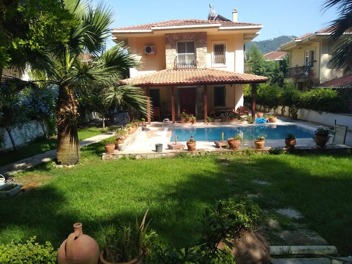 Peaceful Villa 3 Br, Private Pool, Mature Garden - Göcek