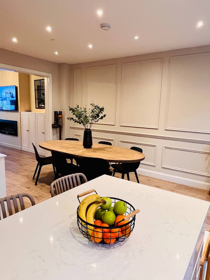 Beautiful Family Home In Greystones - Bray