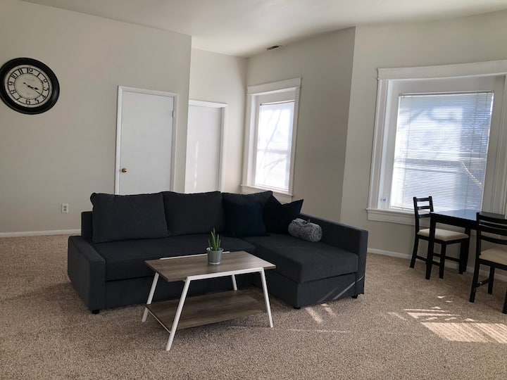 Large 2 Bedroom Apartment (Ghent) - Chesapeake, VA