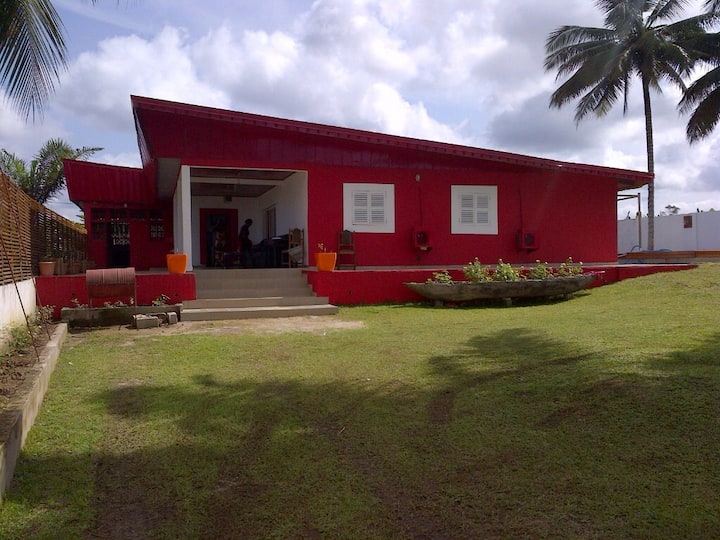 Charmante Maison Avec Piscine à 100m Plage - Cameroun