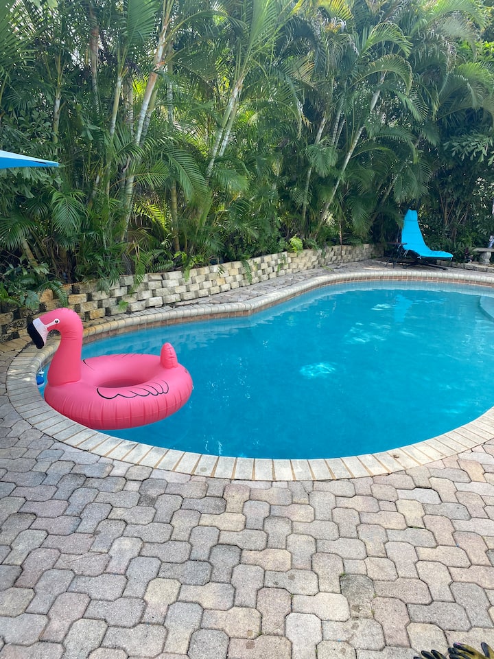 Spacious Getaway/private Pool /Pet-friendly! - Fort Lauderdale
