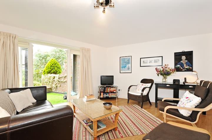 ★Spacious Riverside Apartment - Balcony & Parking★ - Oxford