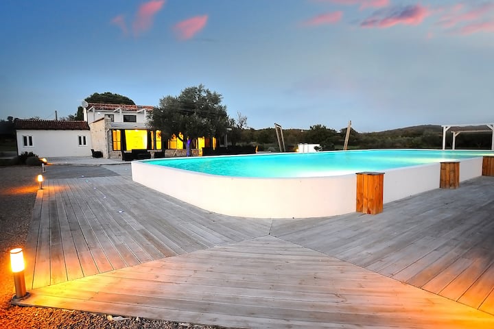 Villa Mojito With Big Pool, Sea Front By Wiibuk - Rovinj