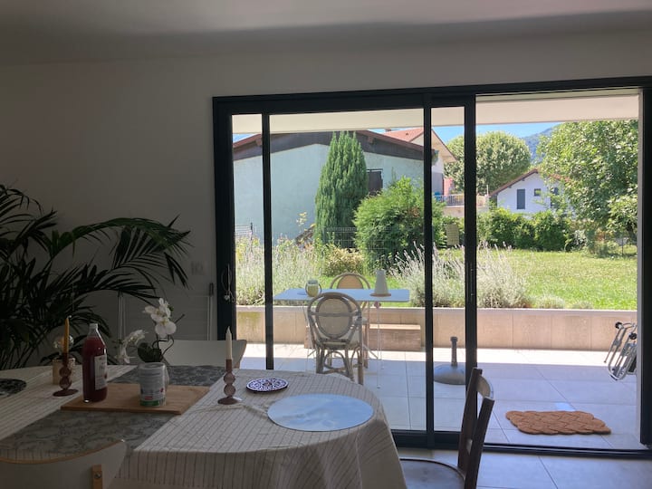 4 Personnes Rez De Jardin 300m Du Lac - La Féclaz