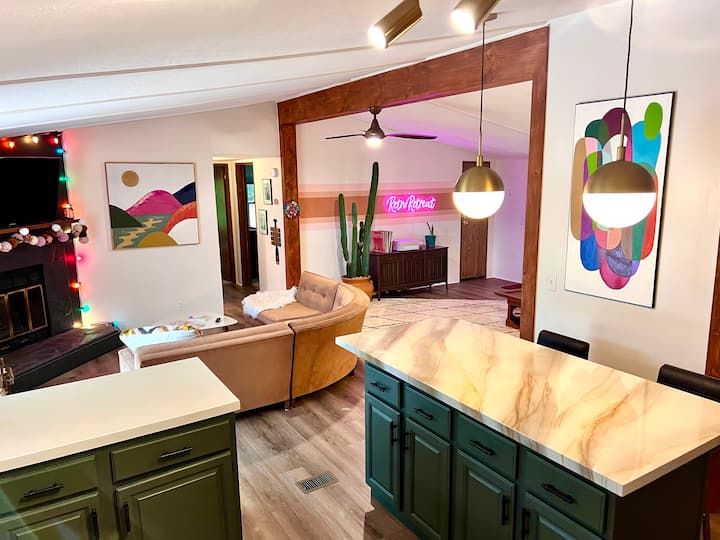 "Retro Retreat" Lakefront House - ガストン湖