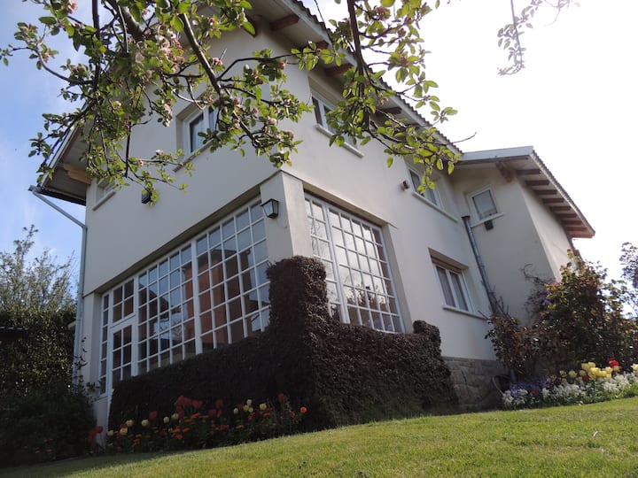 Amplia Y Calida Casa Con Jardin. - San Carlos de Bariloche