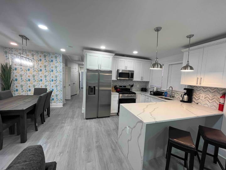 Bungalow Way-close To All W/ Pool Table & Games - Atlantic City, NJ
