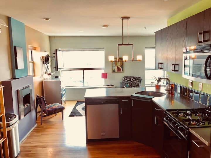 The Serrano Loft - Above A Wellness Spa! - Albuquerque, NM