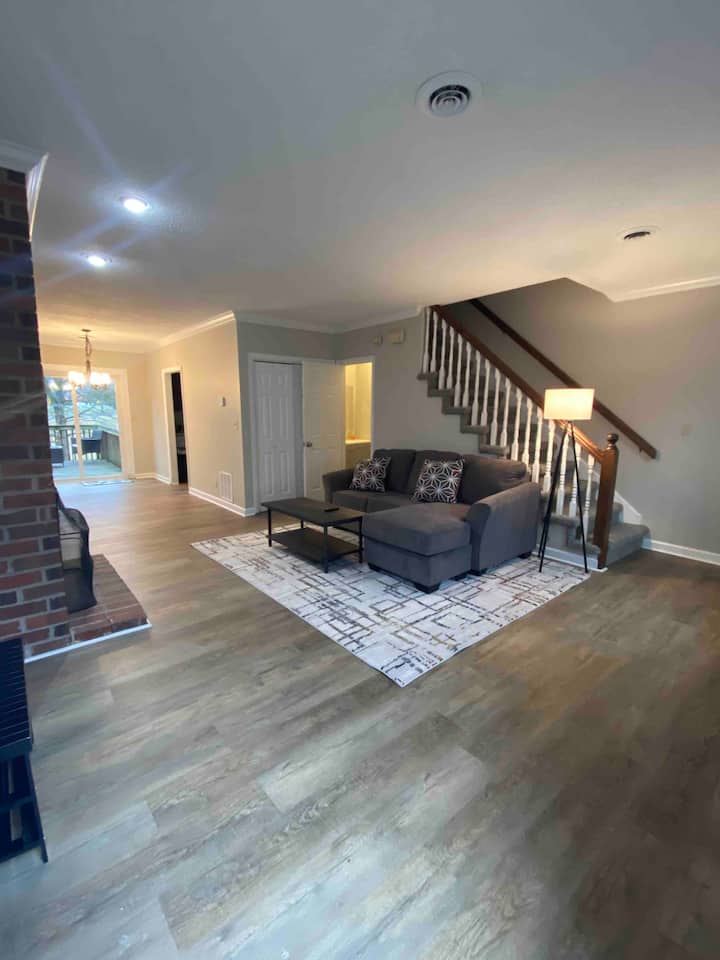 Spacious Condo Near Methodist - Clinton, TN