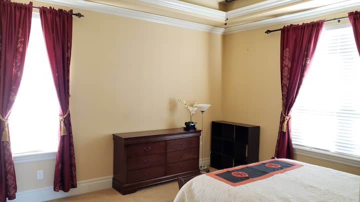 Secluded, Serene Guest Room - San Ramon, CA