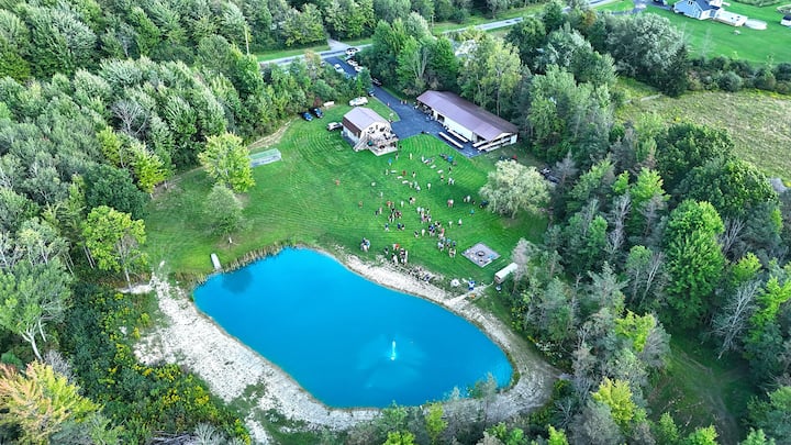 Cal’s Cabin. Glamping At Its Finest. Lerie Min Awy - Eden, NY