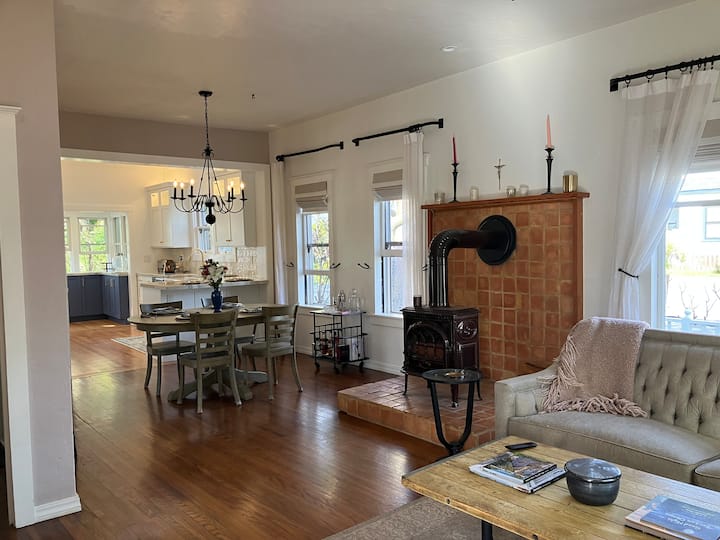 Immaculate Victorian Cottage Downtown Slo - San Luis Obispo, CA