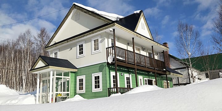 Luxury 5br Ski Chalet In Hirafu - Niseko