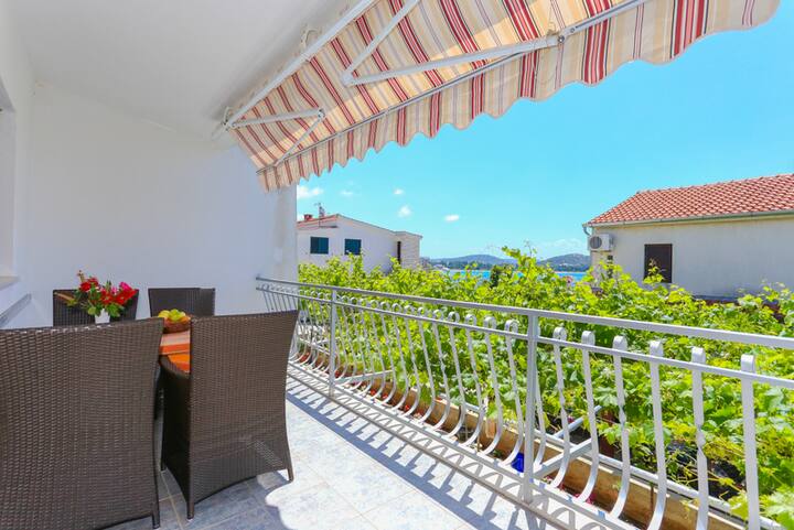 Apartmani Lemo A2 - 50 M From The Sea - Rogoznica