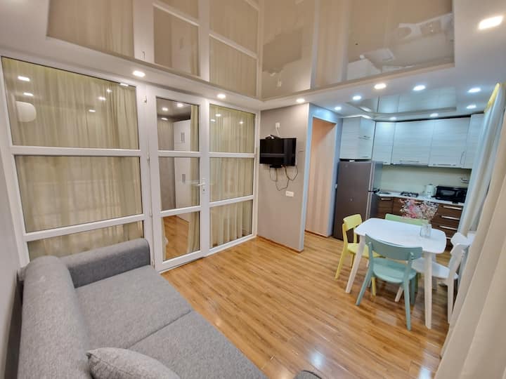1 Bedroom Stylish Apartment At Pekini Avenue - Tiflis