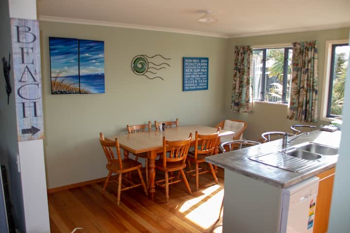 10 Handpicked Airbnb Vacation Rentals In Kaka Point, New Zealand ...
