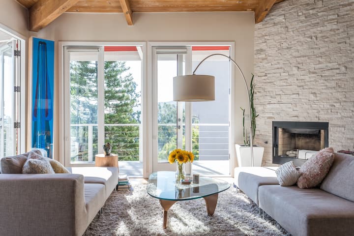 Stylish Hollywood Hills House, Breathtaking Views - Arts District - Los Angeles
