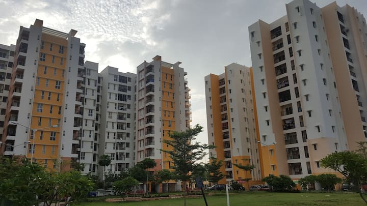 Close To Malls, Restaurants, Hospitals, Airport. - Tamil Nadu