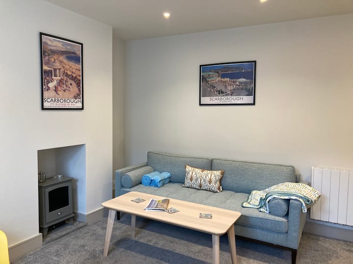North Bay Promenade Apartment With Parking  (2a) - Scarborough
