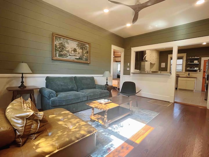 Renovated Beachside Historical Home Close Strand - Île de Galveston, TX