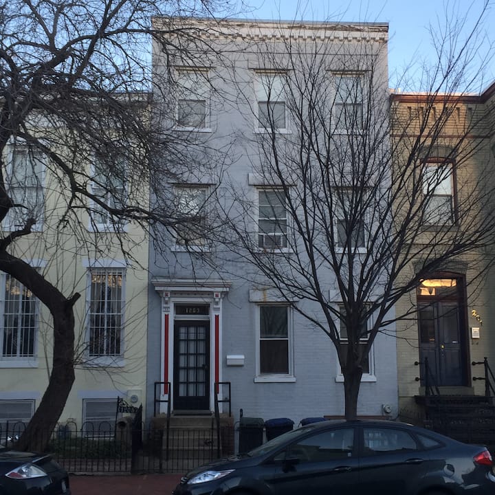 1 Br Apt,2nd Fl,  Downtn 3 Blks Convntn Ctr, Metro - Washington, D.C.