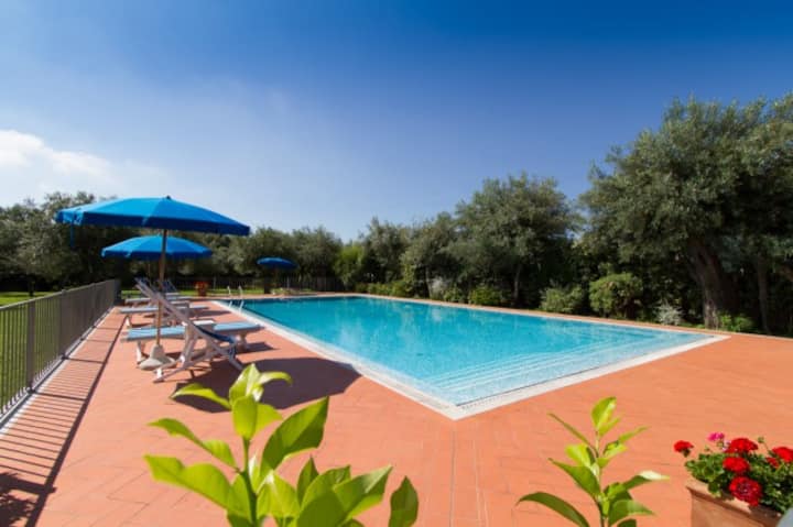 Appartamento Ginestre In Villa Con Piscina - Pietrasanta